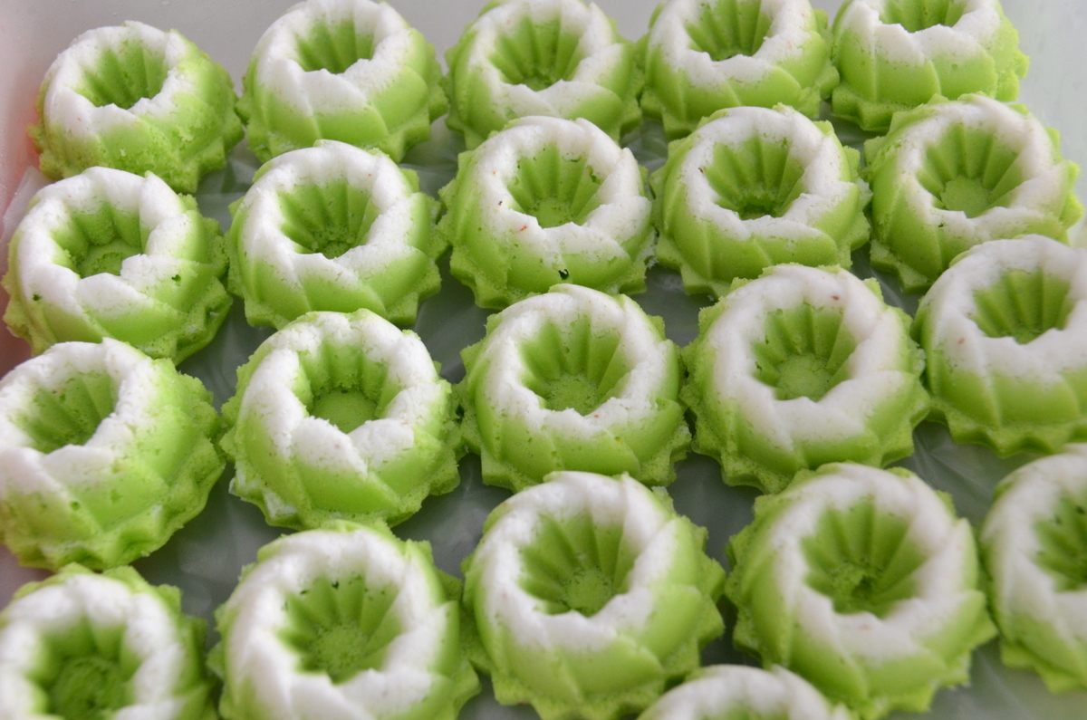 Pembakar usang tidak jejas kualiti kuih Sri Ayu Halimatun | Buletin Mutiara