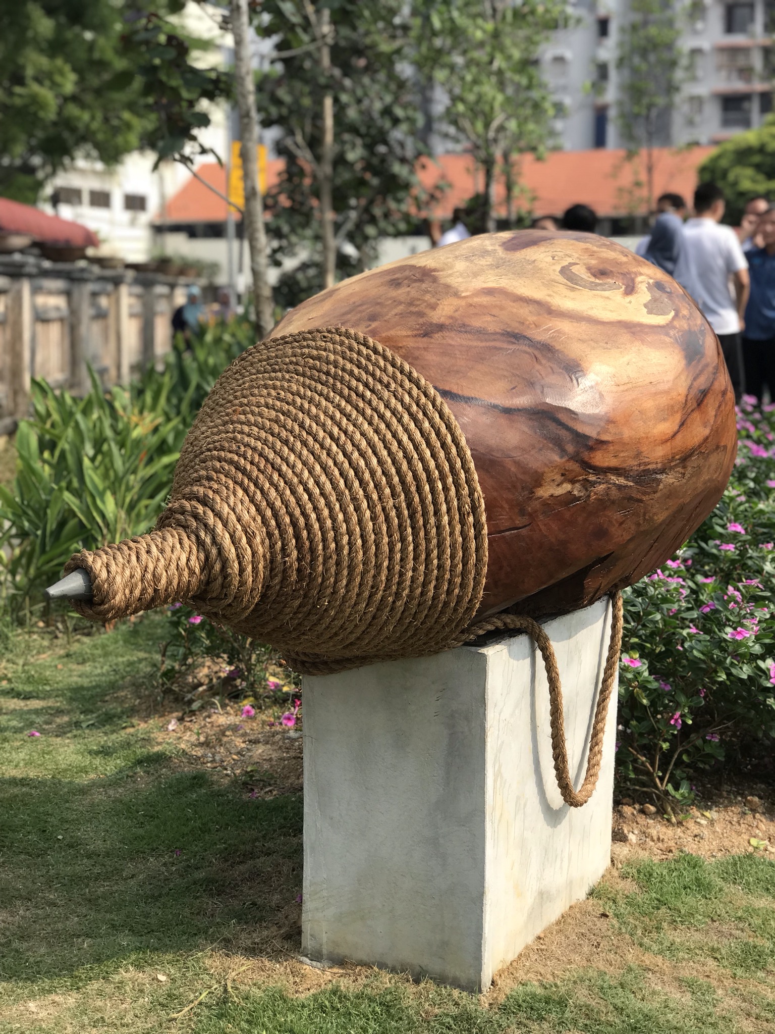 Ukiran lima arca kayu imbau permainan zaman kanak-kanak | Buletin Mutiara