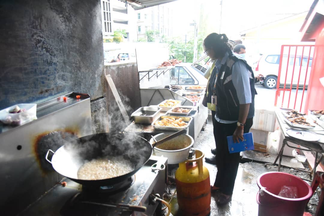 Three dirty food outlets ordered to close | Buletin Mutiara