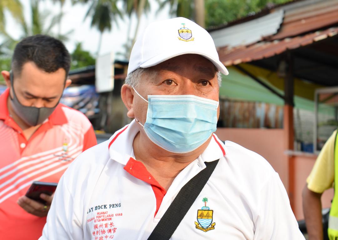 Jerayawara edar pelitup muka diperluas ke kawasan kampung - Lay Hock ...