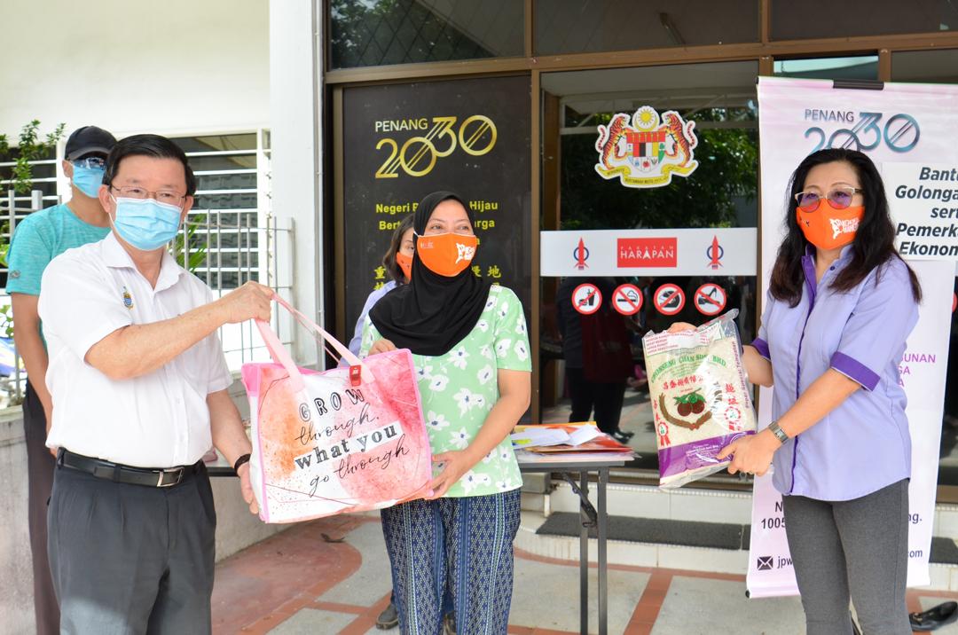 Golongan B40 dan pengusaha IKS tempatan terus dibantu | Buletin Mutiara