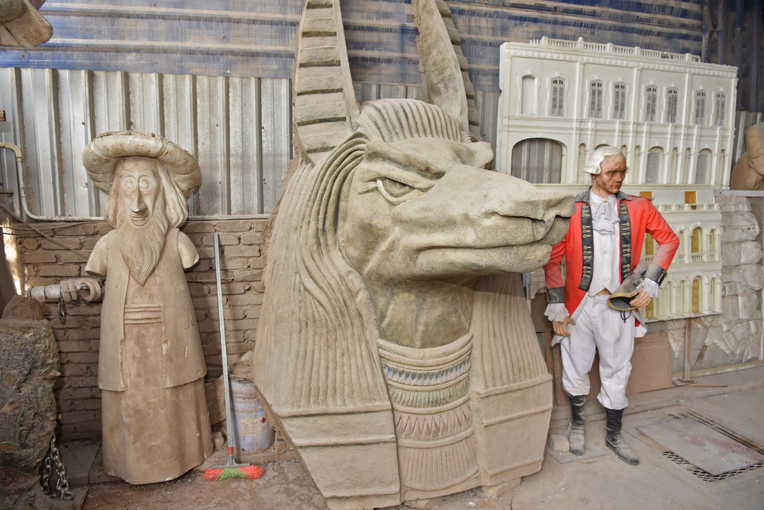 Binaan arca patung syarikat anak tempatan ke peringkat antarabangsa ...