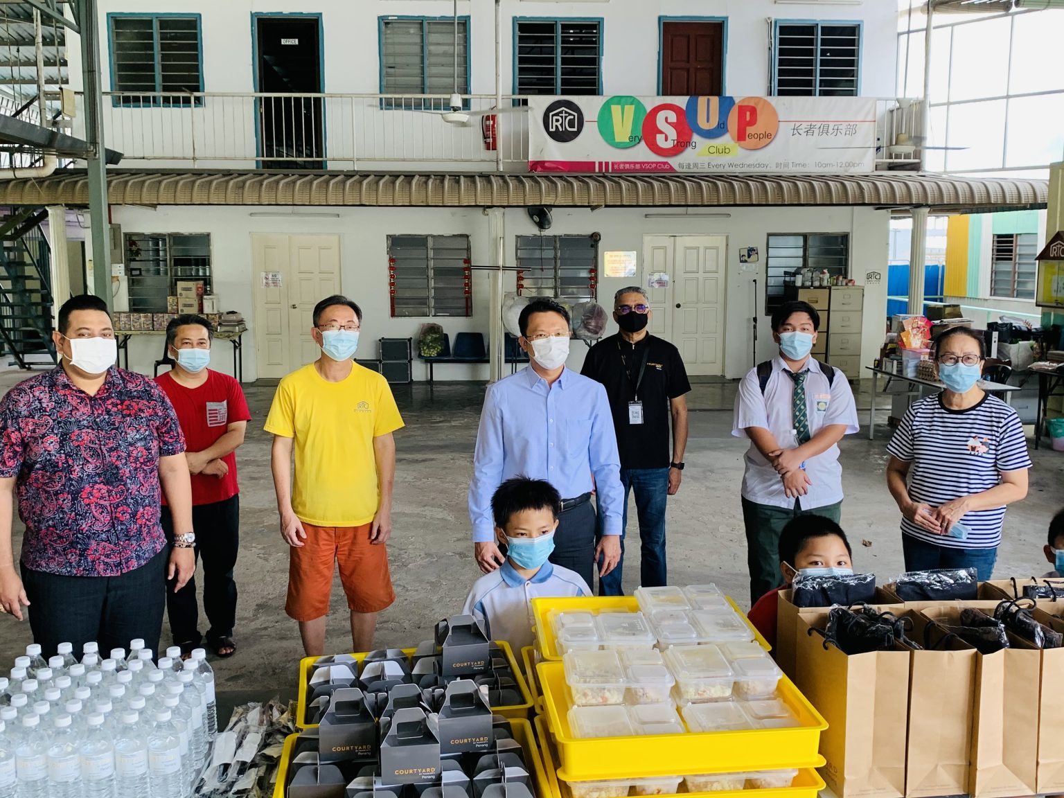 Food and school supplies for children at Rumah Charis | Buletin Mutiara