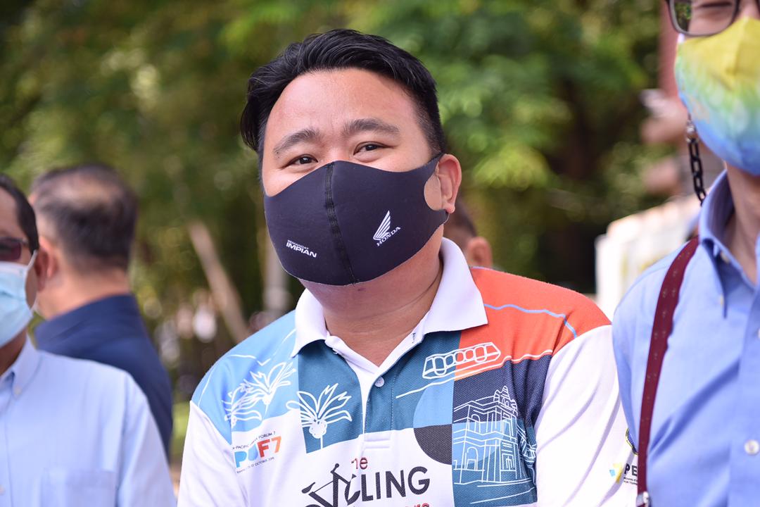 Bus stop labels introduced to help check real-time locations of Rapid ...