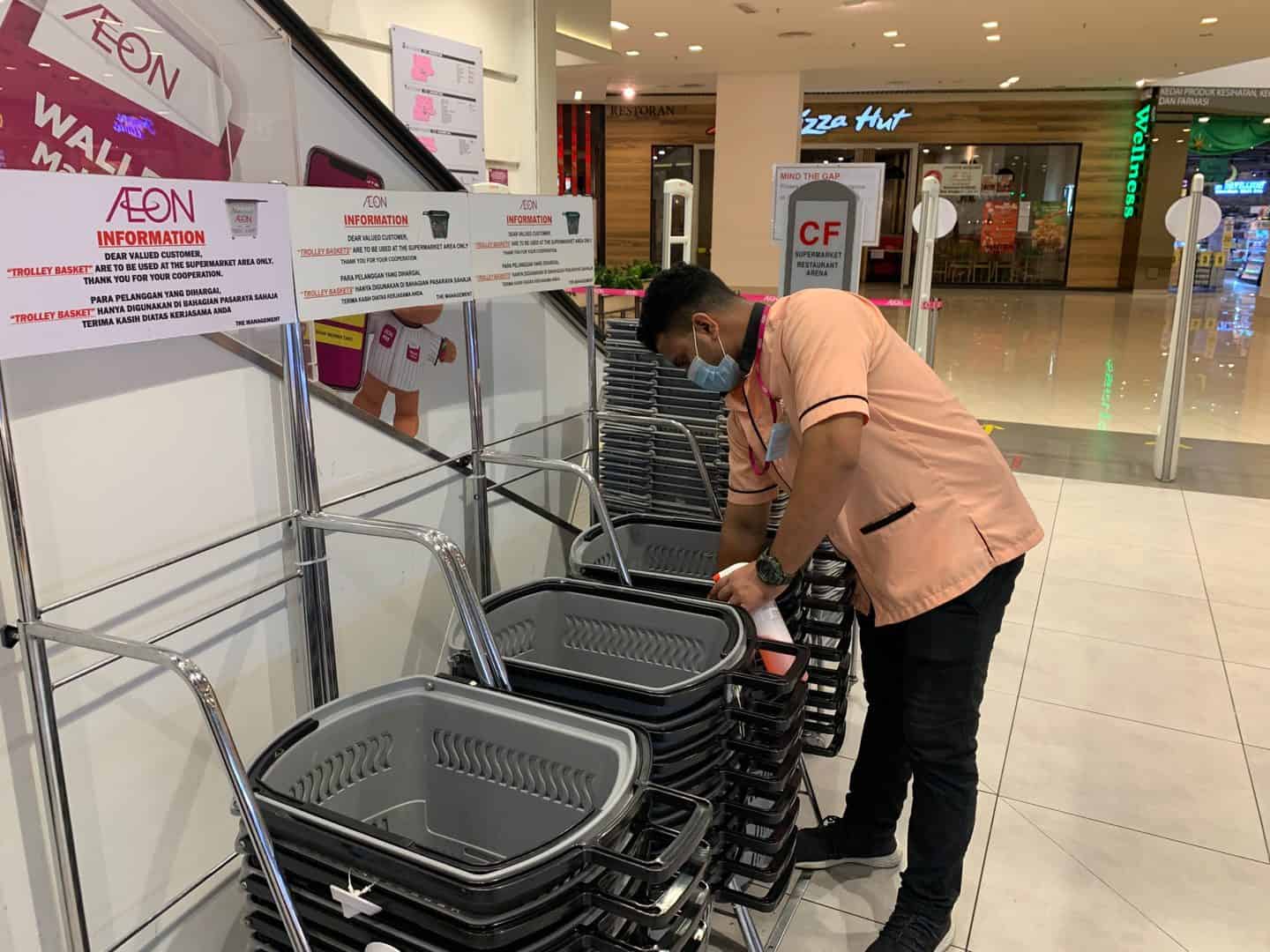 Shopping outlets enforcing strict SOPs | Buletin Mutiara