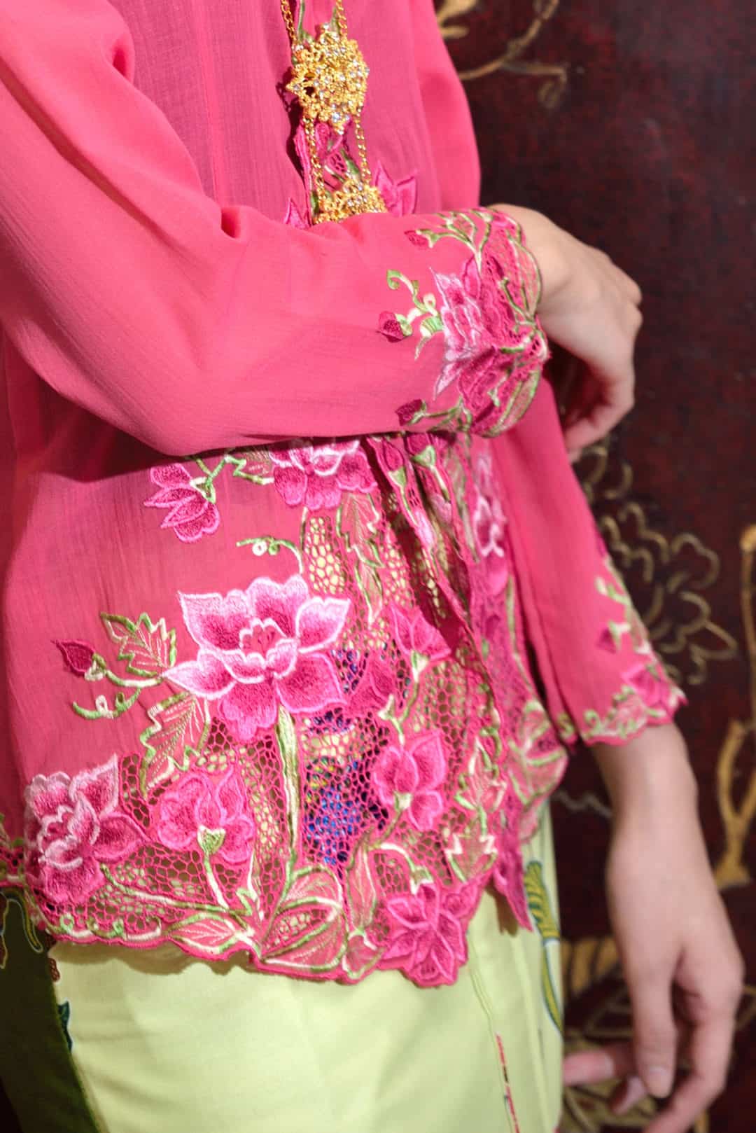 The uniqueness of kebaya | Buletin Mutiara