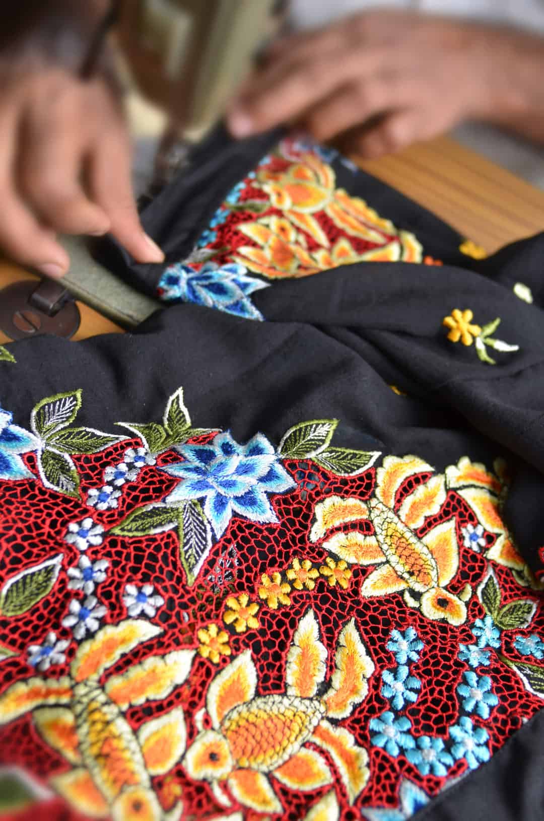 The uniqueness of kebaya | Buletin Mutiara