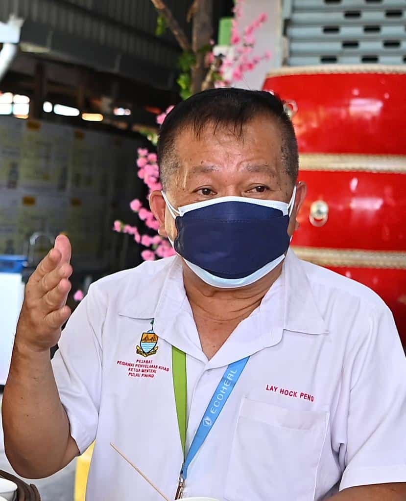 Wakil pejabat Ketua Menteri agih 500 pek dimsum halal dan sayur-sayuran ...
