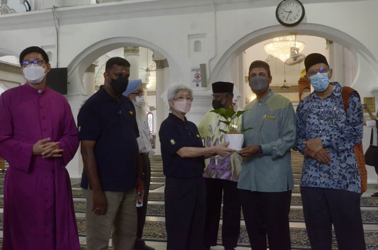 More ‘streets of harmony’ soon, says Chong Eng | Buletin Mutiara