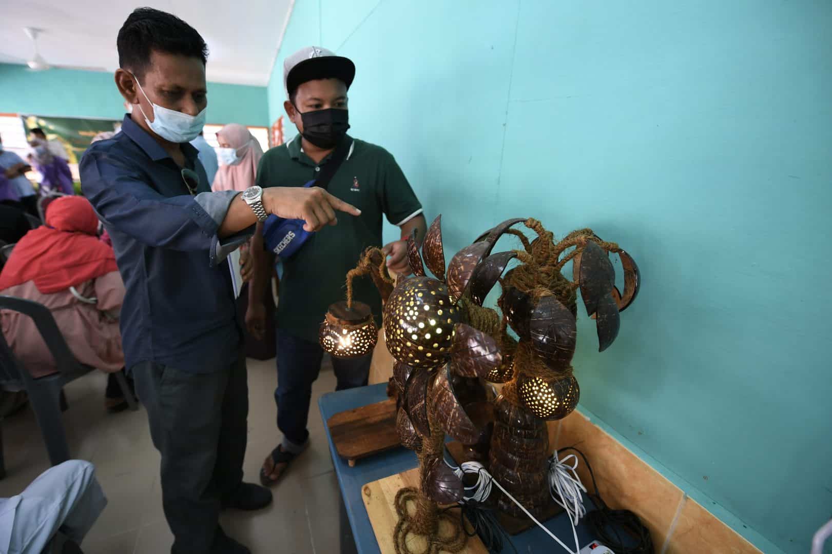 MBSP and mosque hold oil lamp decoration competition to help recycling ...