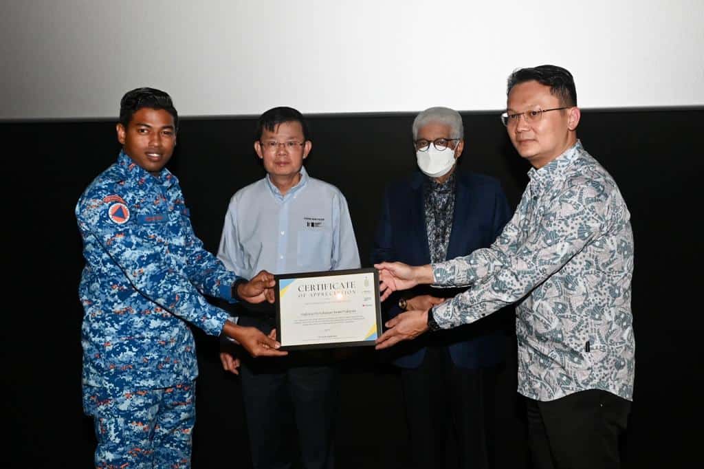 Special movie screening for frontliners | Buletin Mutiara