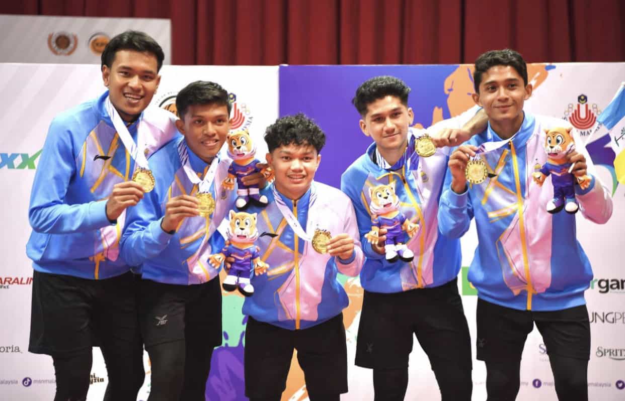 Atlet sepak takraw regu lelaki Pulau Pinang raih emas | Buletin Mutiara
