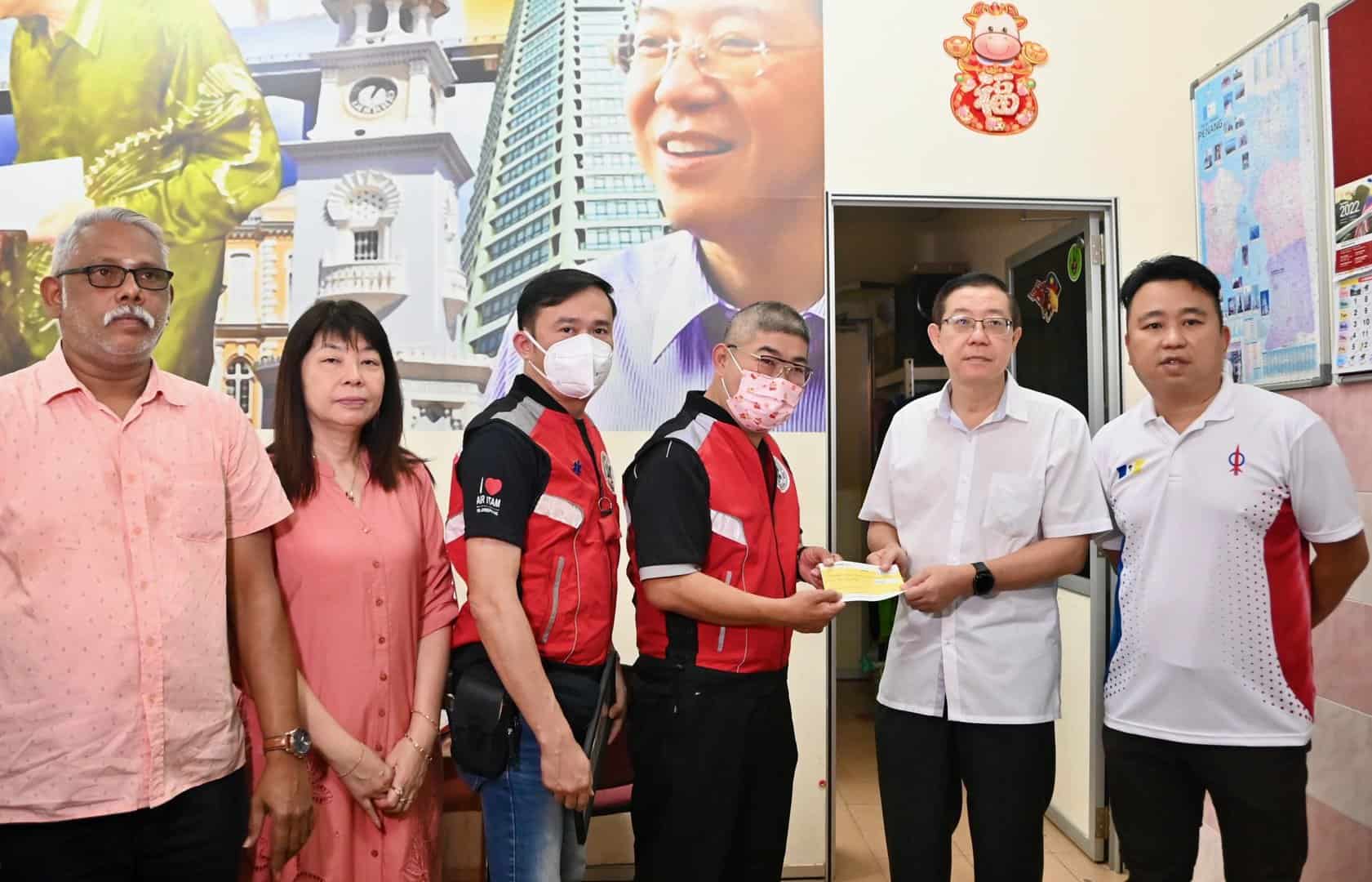 Guan Eng hands out aid to Air Putih folk and organisations, against ...