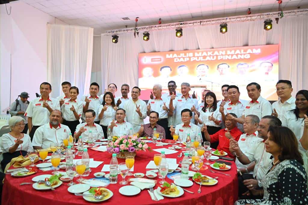 Huge turnout at Penang DAP fundraising dinner | Buletin Mutiara