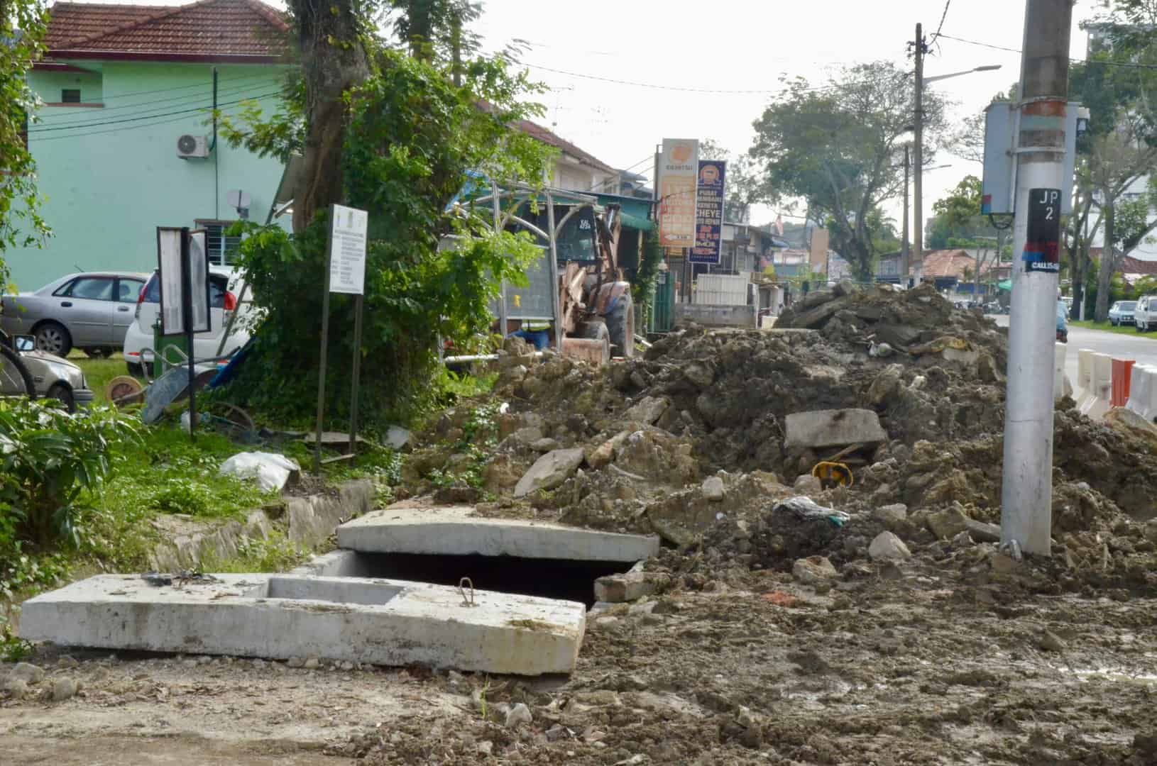 Naik taraf sistem saliran dari Jalan Terengganu ke Lengkok P. Ramlee ...