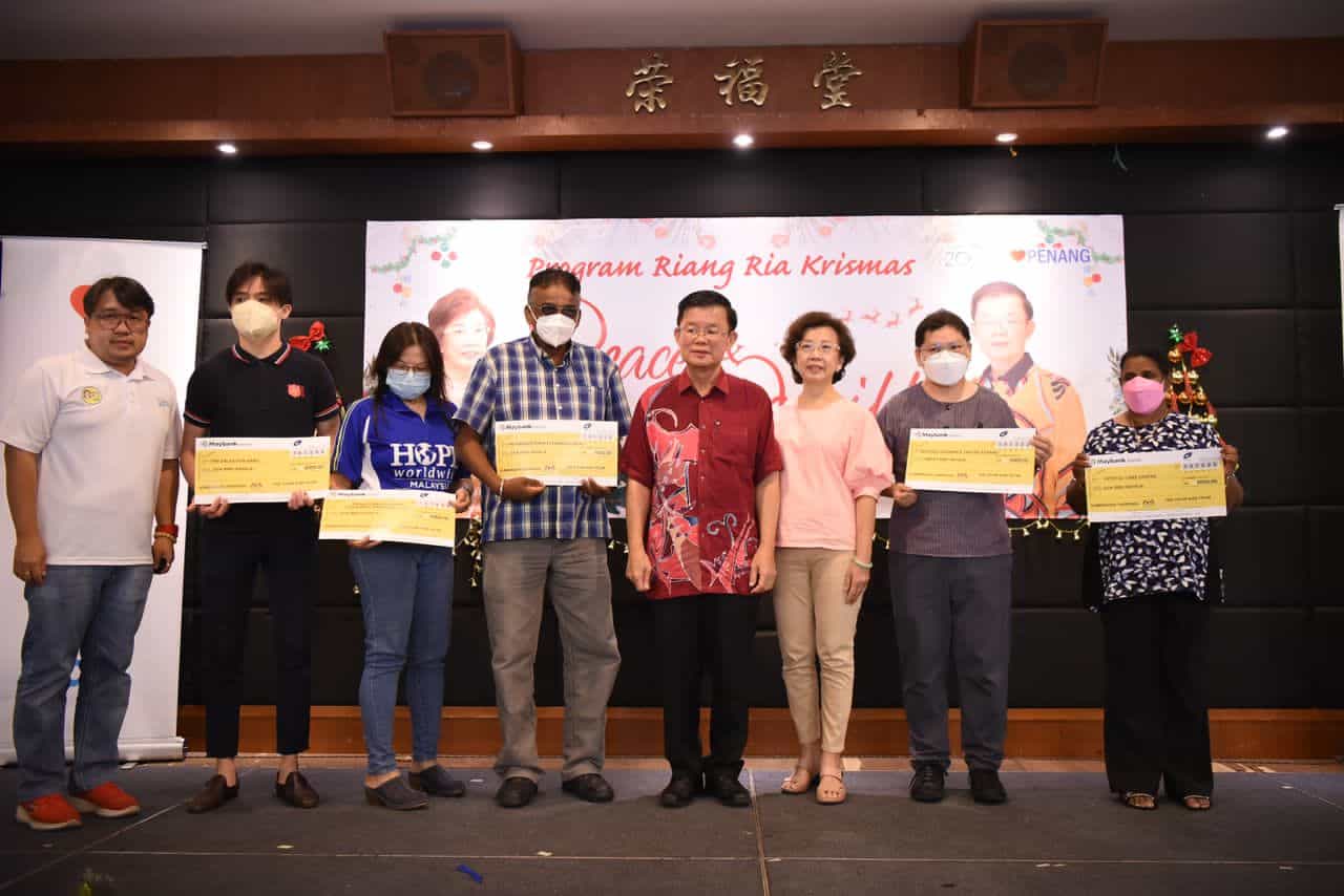 Early Christmas cheer for charity homes | Buletin Mutiara