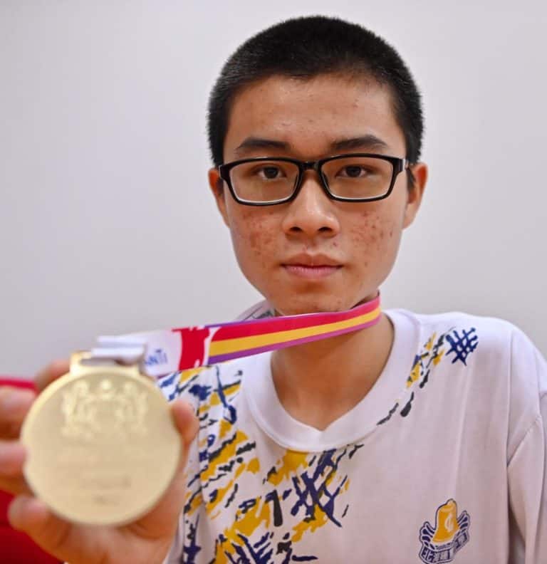 Pelajar SMJK Chung Ling Butterworth rangkul pingat Malaysia Techlympics ...