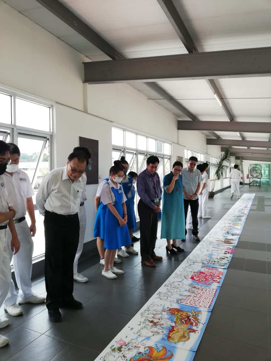 Teacher’s unique folk art | Buletin Mutiara