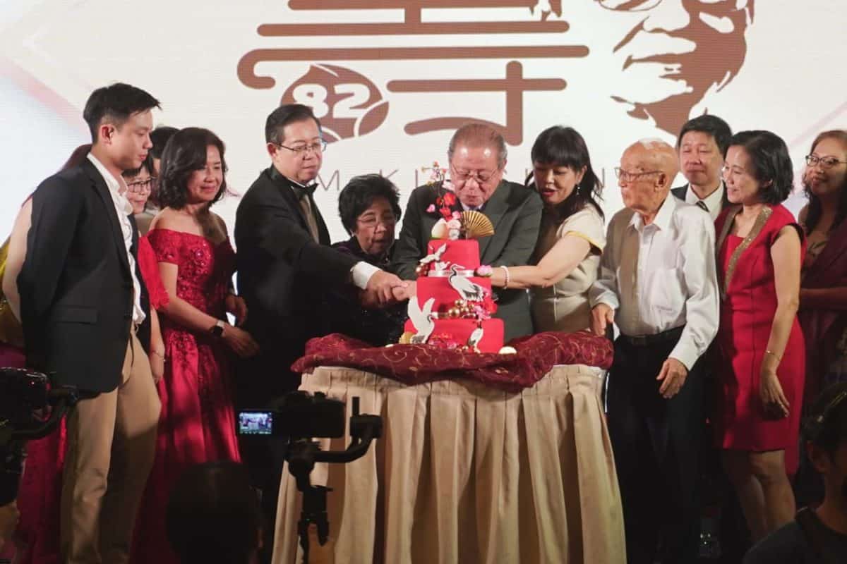 Kit Siang's 82nd birthday celebrated in grand ceremony | Buletin Mutiara
