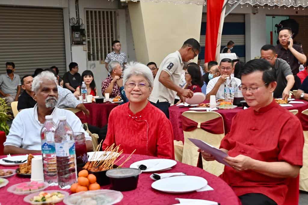 Chow, Chong Eng laud Cabinet’s move to grant citizenship to children ...