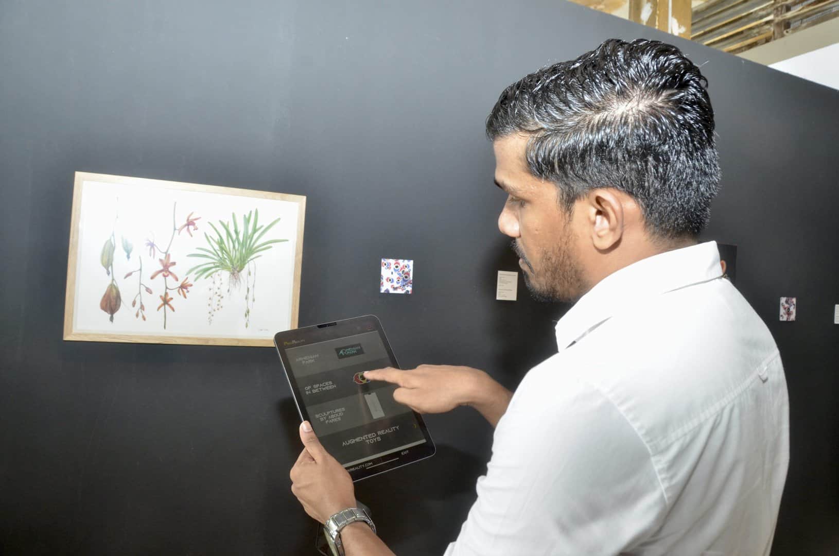 One exhibition, two locations – thanks to AR technology | Buletin Mutiara