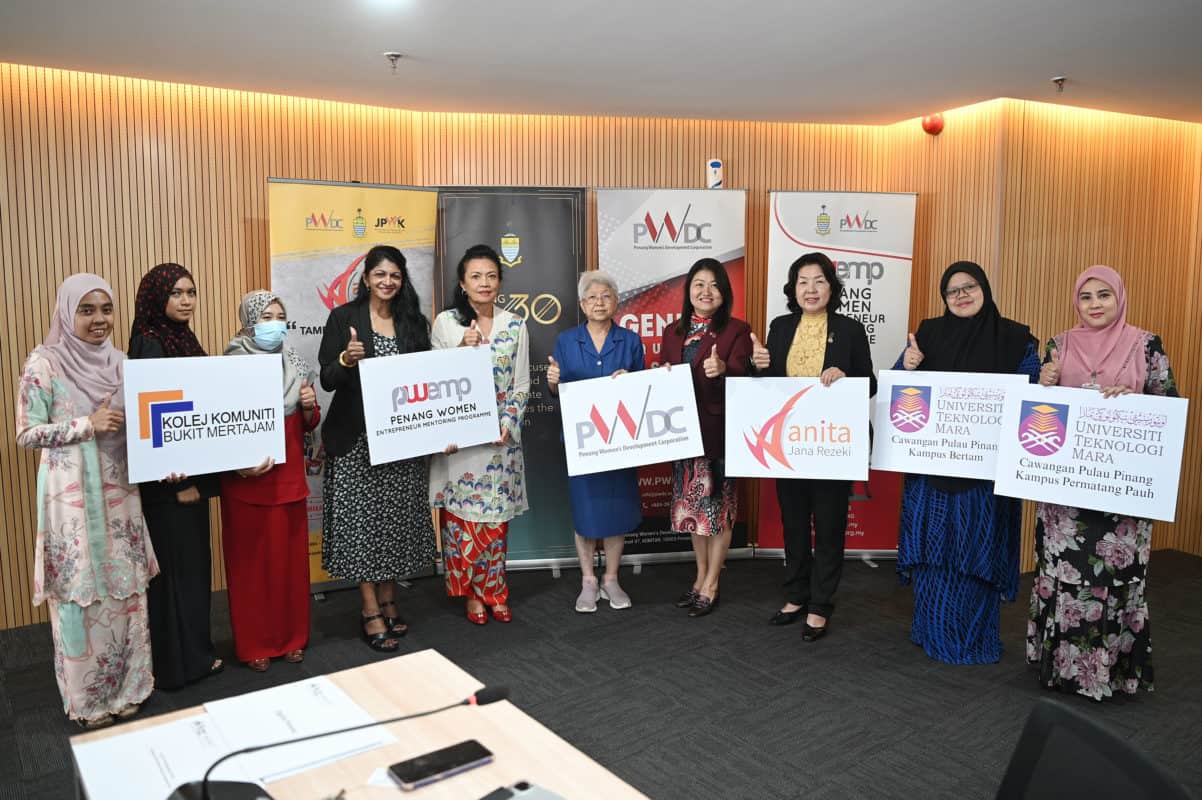 ‘Mommy Gojes’ expands business from booth to shop lot | Buletin Mutiara