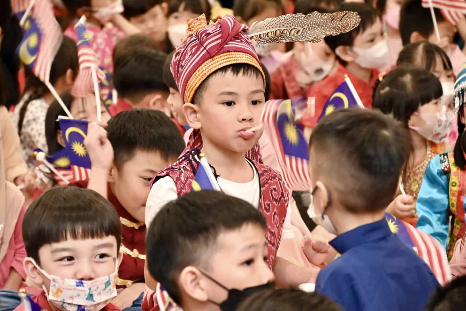 National Day Carnival, a shining example of unity | Buletin Mutiara