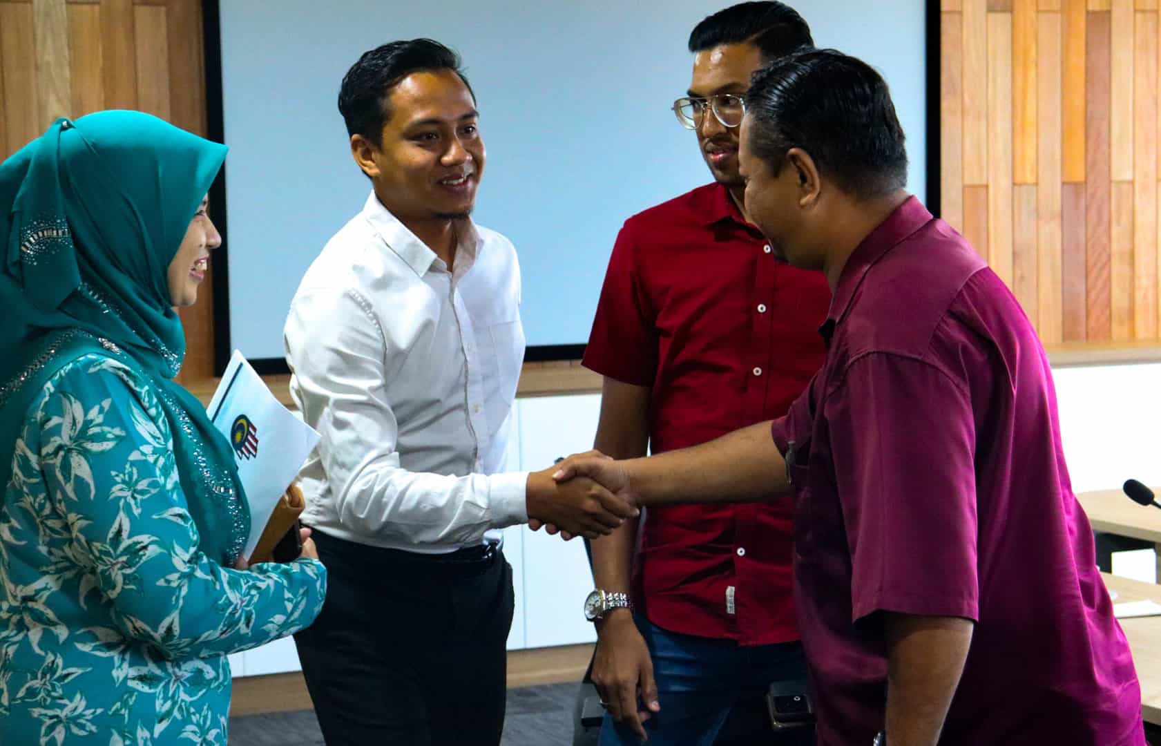New exco man Fahmi gets going, applauds Pantai Jerejak MPKKs | Buletin ...