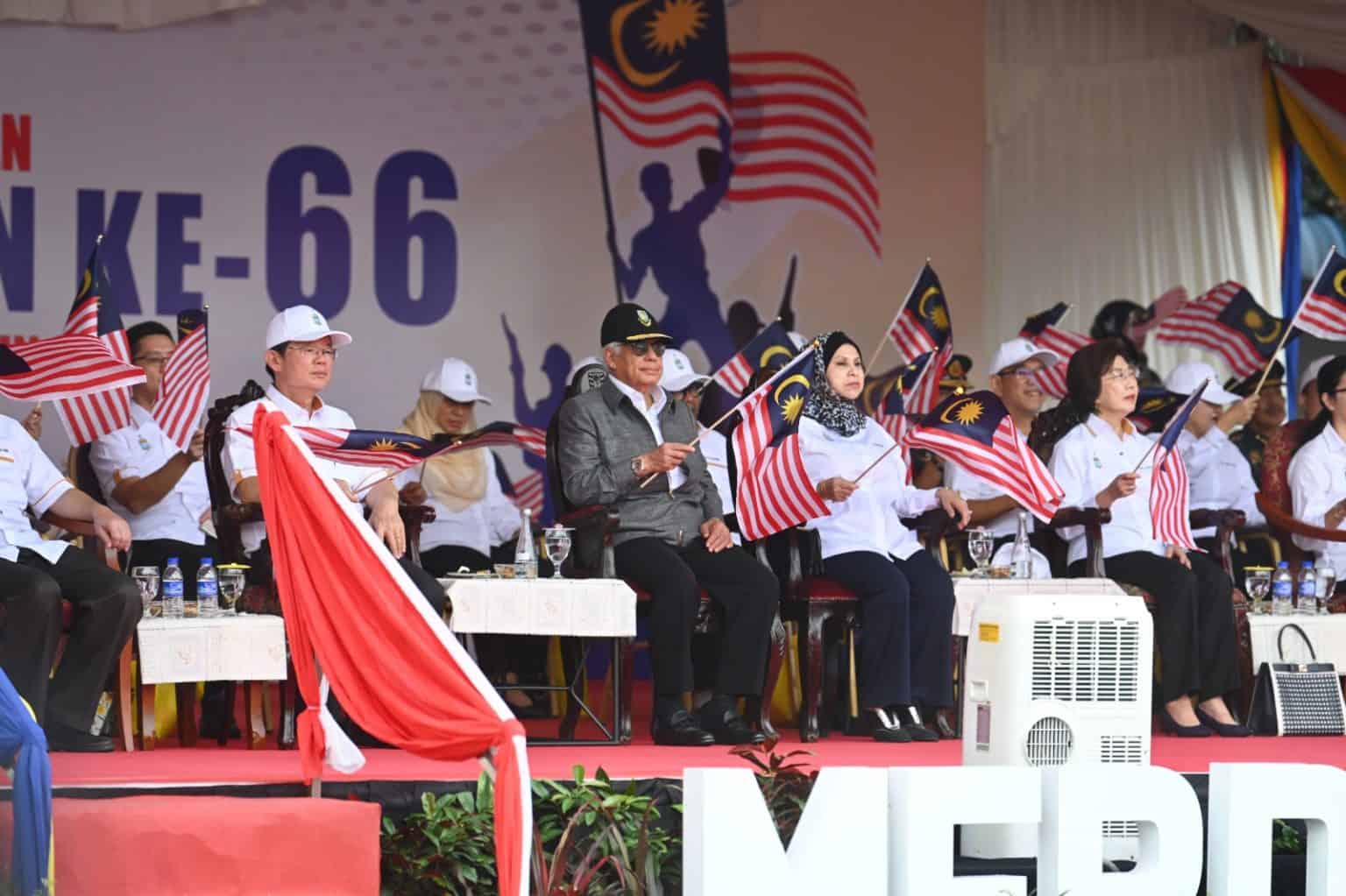 Overwhelming crowd at Batu Kawan Stadium in view of the Merdeka Day ...