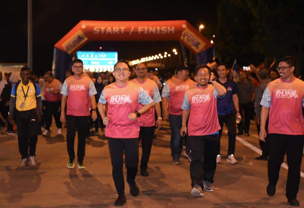 Fitness and scenic beauty blend in cultural night run | Buletin Mutiara