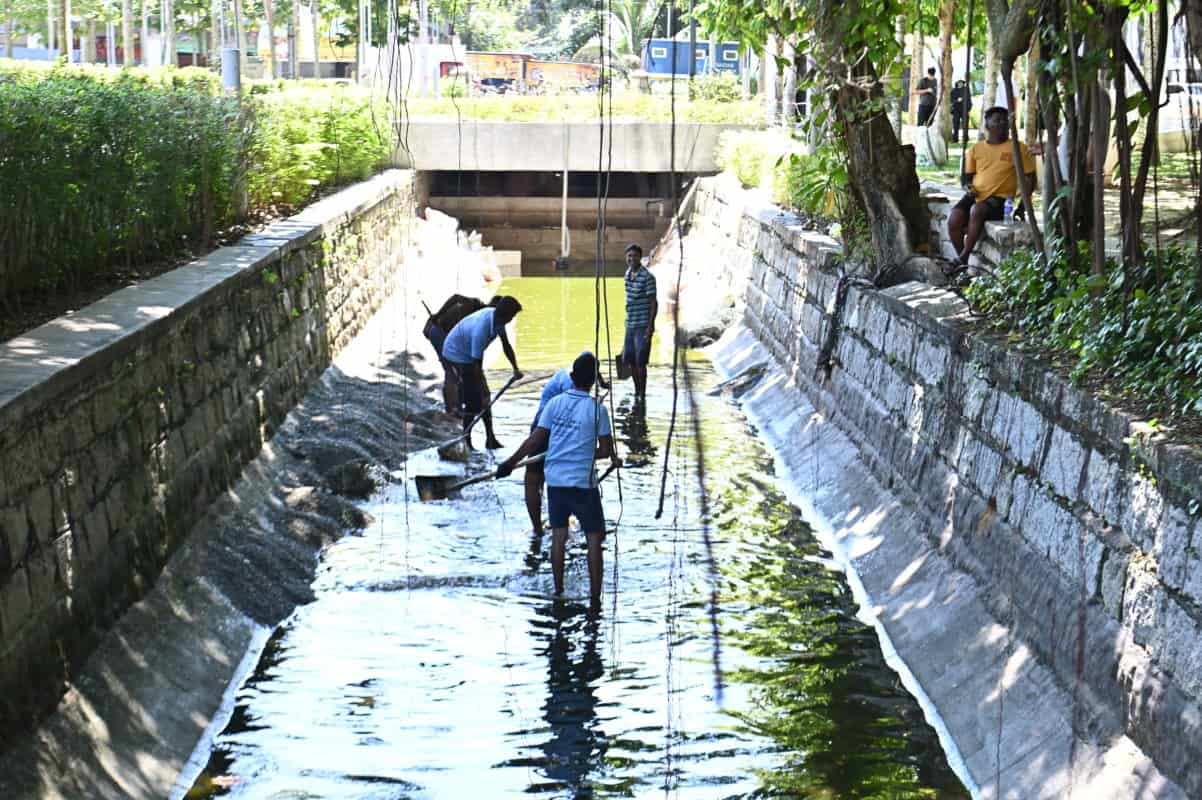 Prangin Canal cleaning underway | Buletin Mutiara