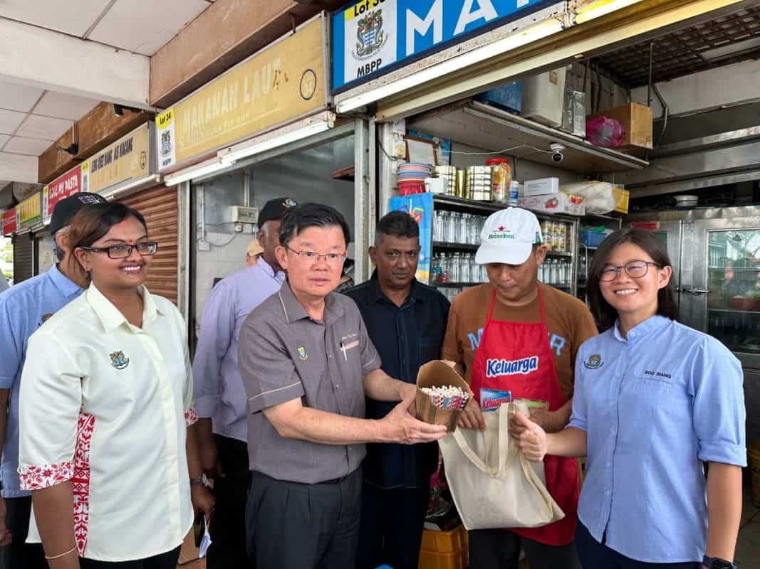 Kompleks Makanan Medan Renong kini bebas plastik sepenuhnya | Buletin ...