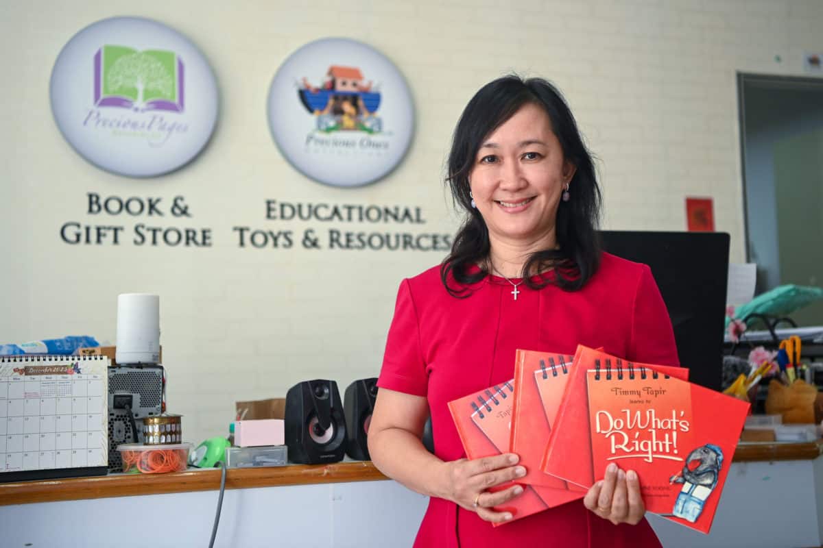 Author-publisher makes clarion call to do what is right | Buletin Mutiara
