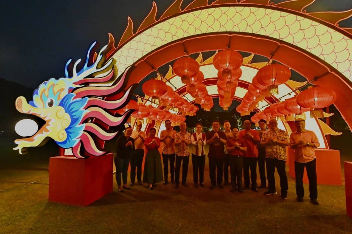 Dragon sculpture illuminates Esplanade for Chap Goh Meh celebration ...