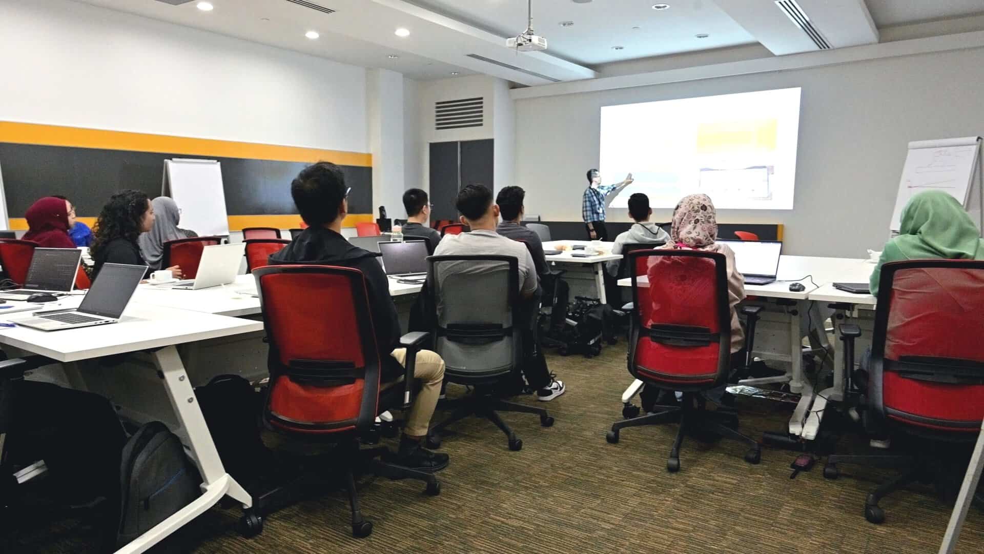Keysight supports incentivising training centres | Buletin Mutiara