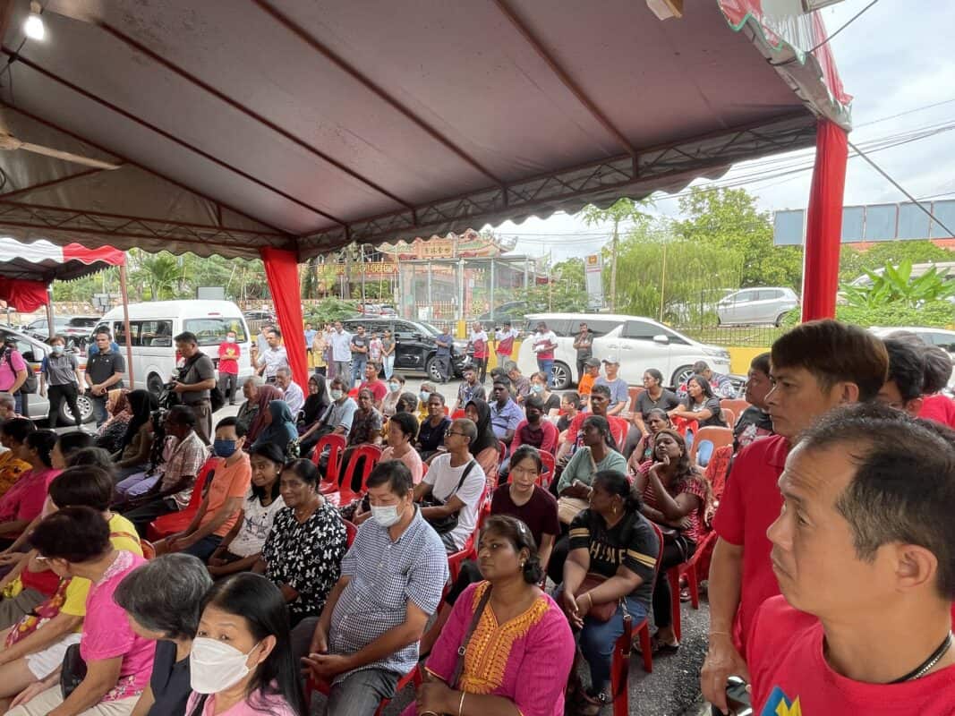 Rice aid programme for underprivileged families | Buletin Mutiara