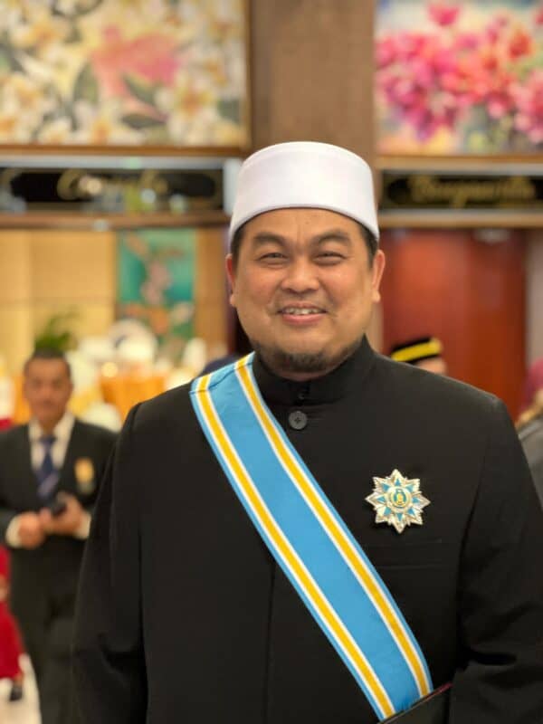 Mufti Kerajaan Negeri Pulau Pinang dianugerahkan gelaran Dato ...