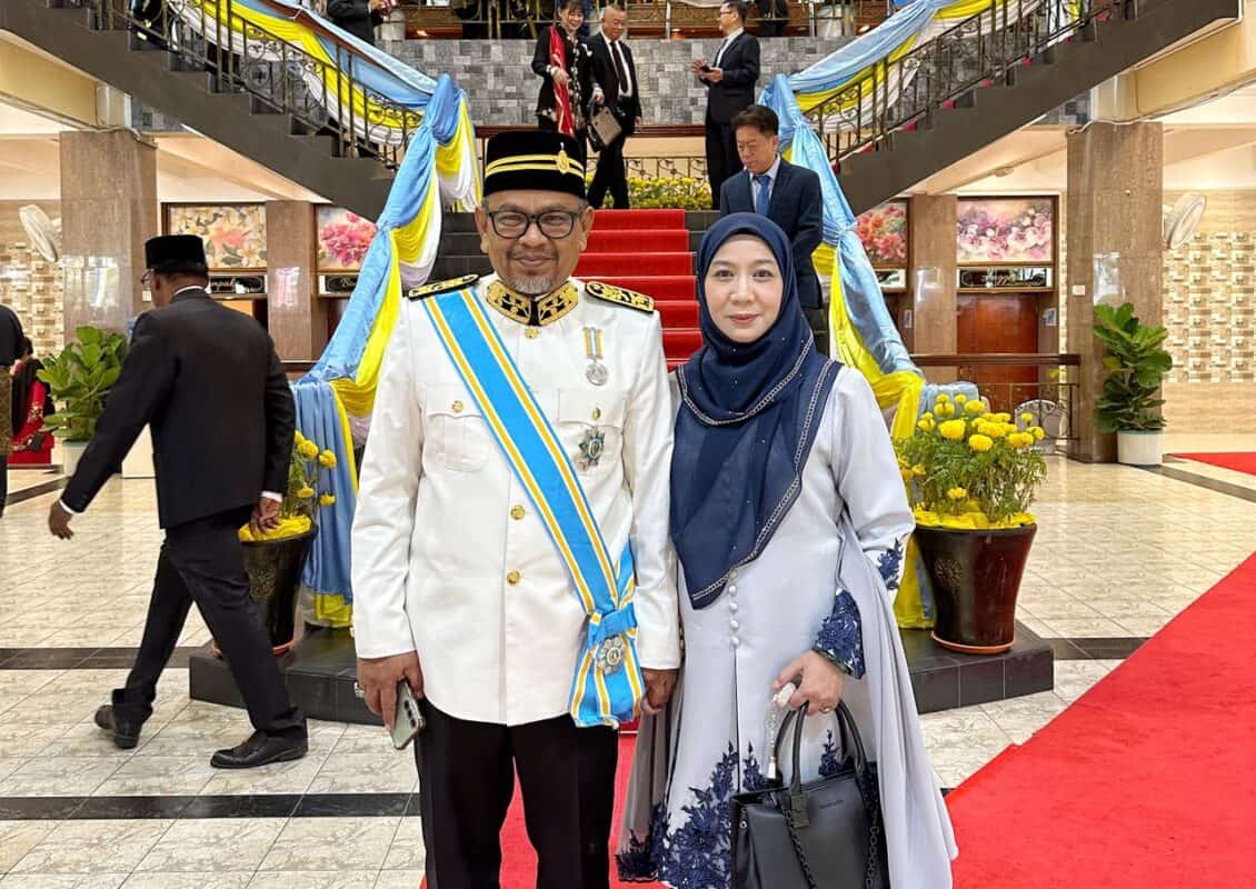 Rashidi Zinol terima anugerah D.S.P.N. bawa gelaran Dato' | Buletin Mutiara