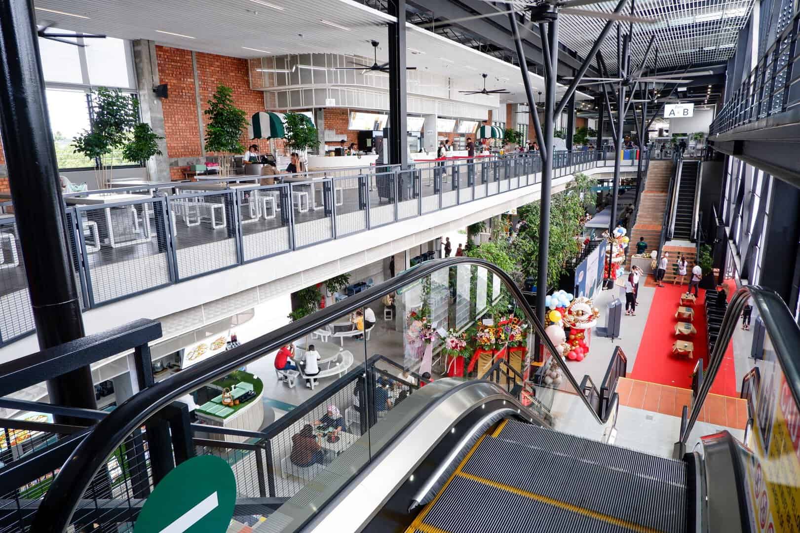 Dining in Penang’s industrial zone: Malaysia’s first semi-automated ...