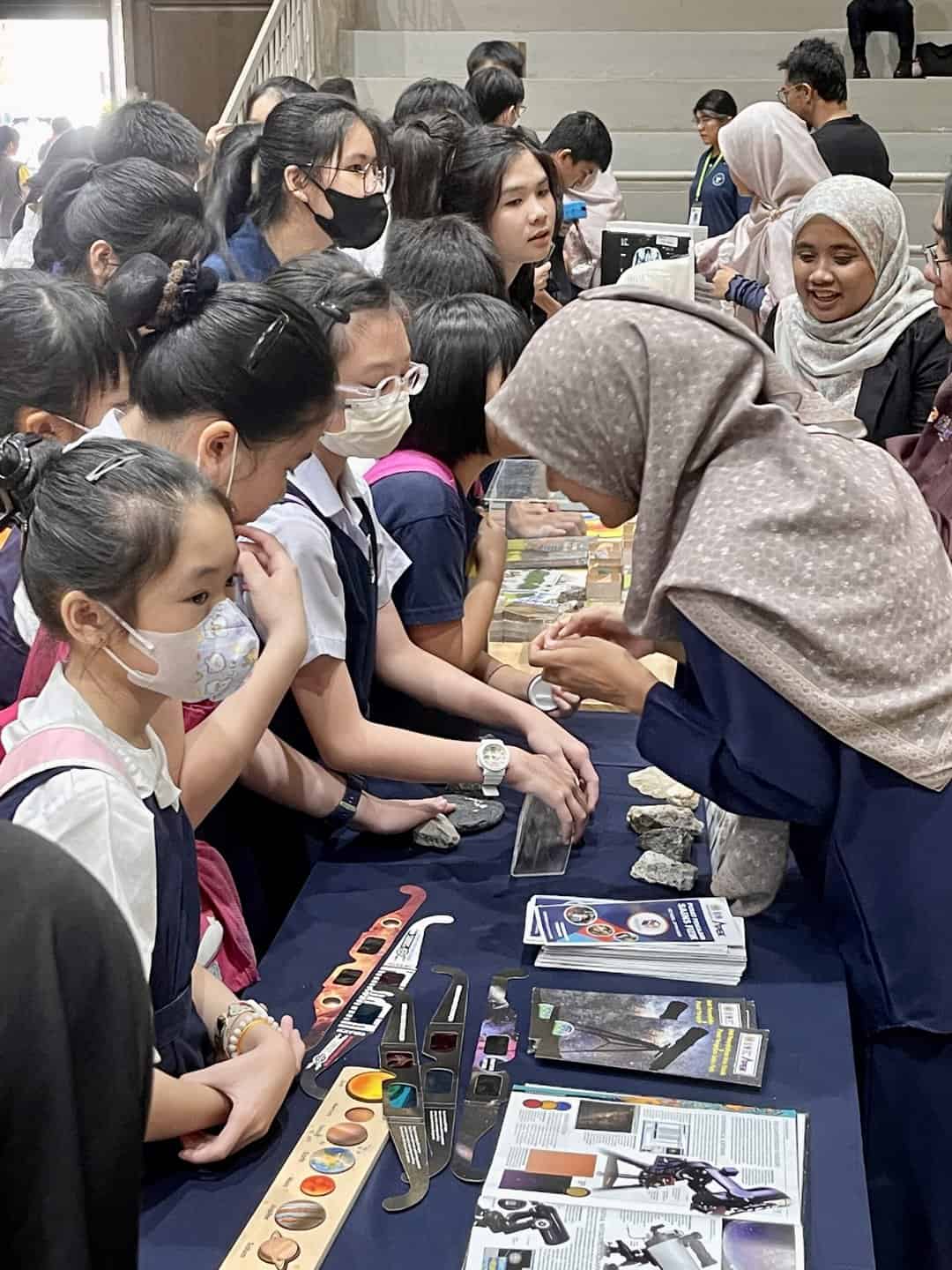 STEM Showcase 2024 kicks off at Han Chiang High School | Buletin Mutiara
