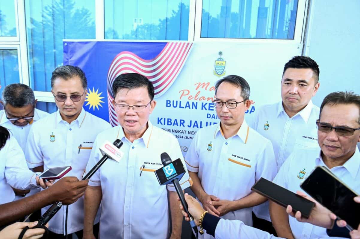 Former state executive councillor Datuk Seri Phee Boon Poh hospitalised ...