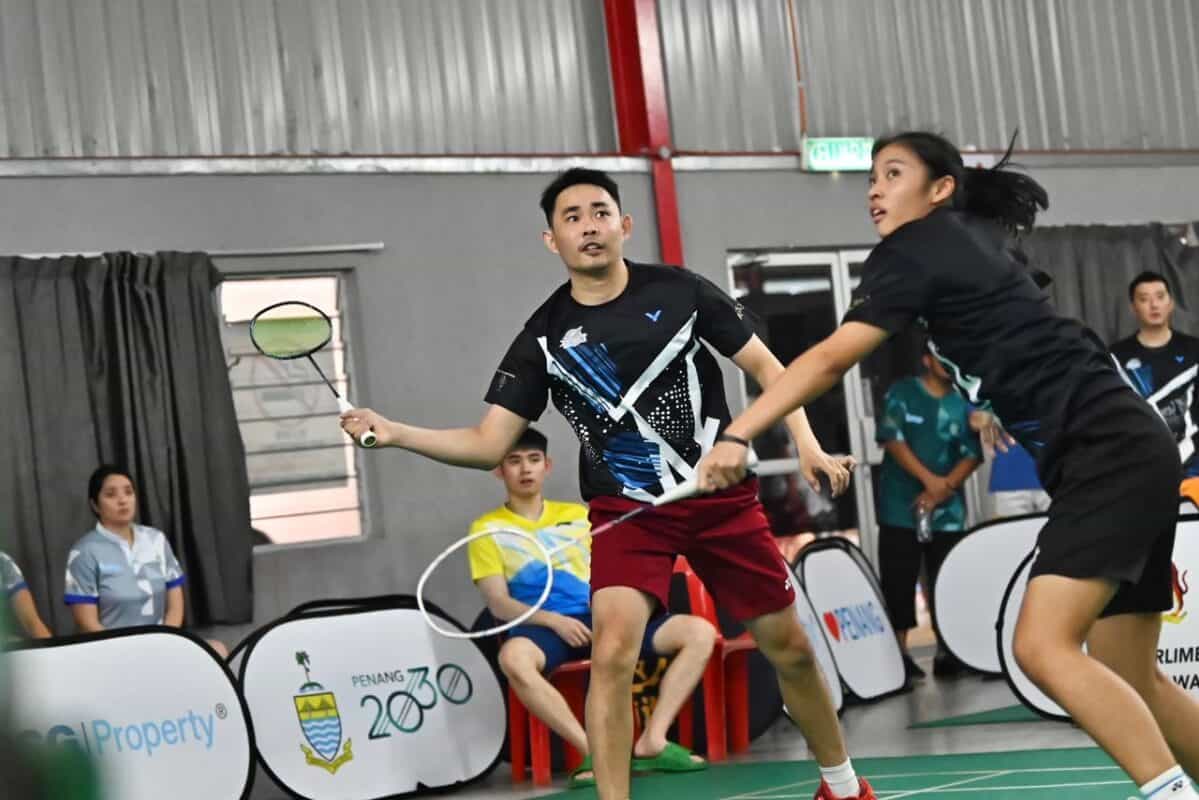 Rocket juara kejohanan badminton Piala ️Penang | Buletin Mutiara
