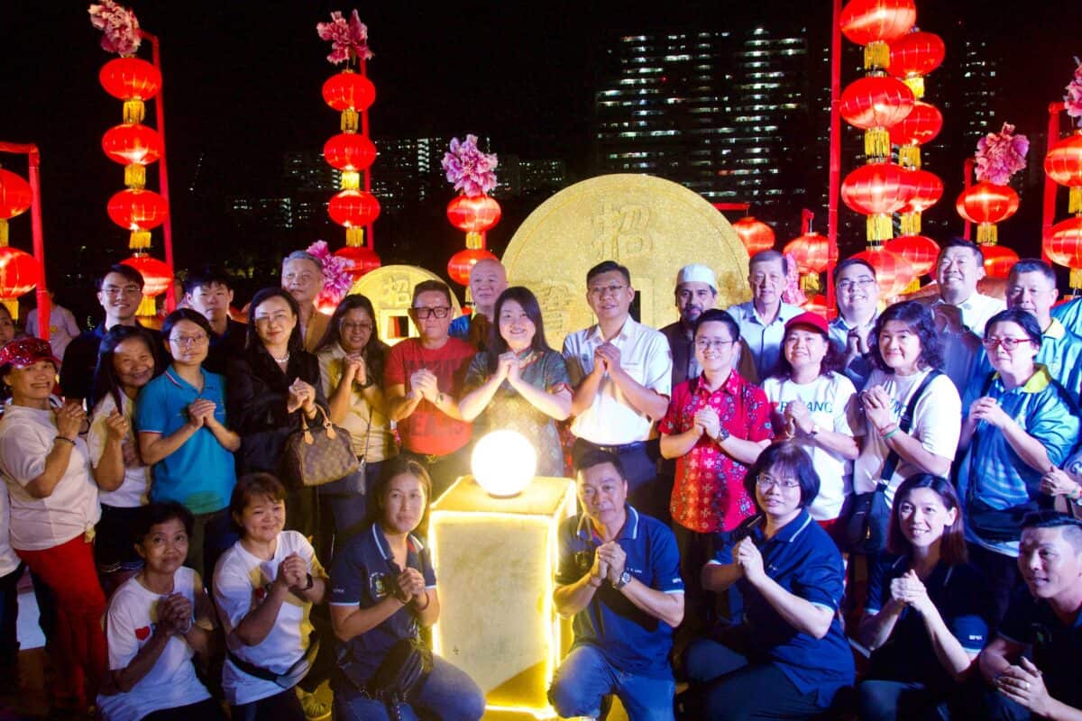 CNY deco sets festive mood in Taman Areca | Buletin Mutiara