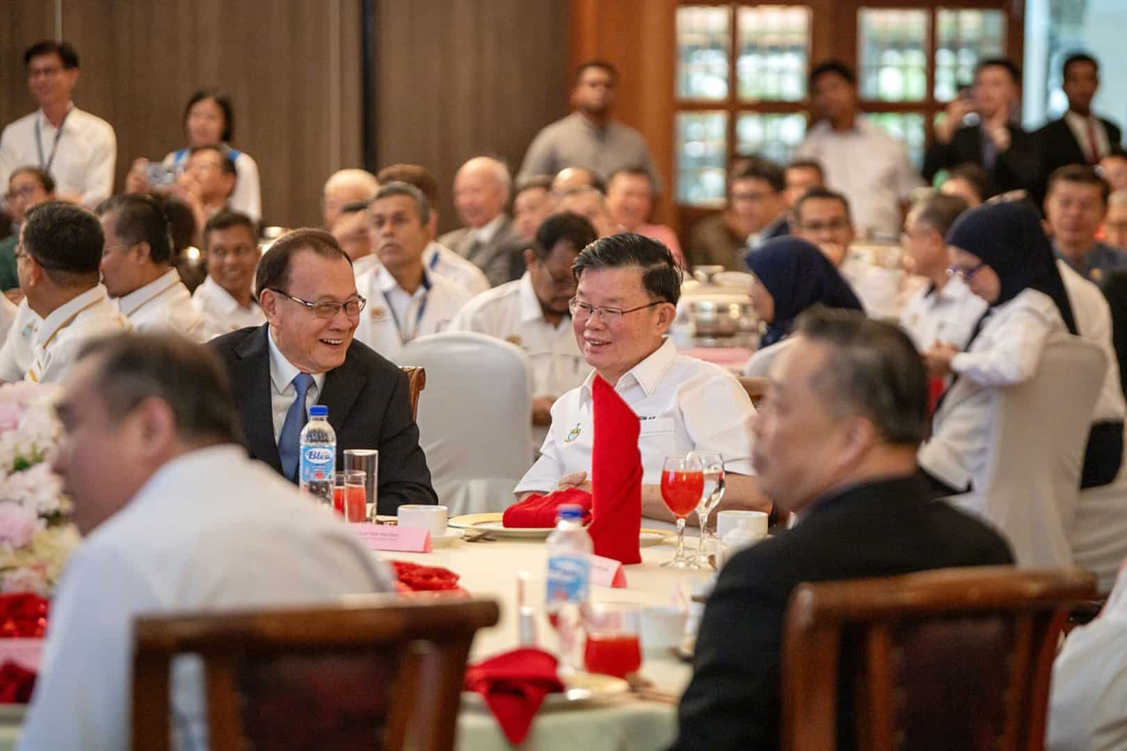 PM Anwar makes generous donations to 63 independent Chinese schools ...