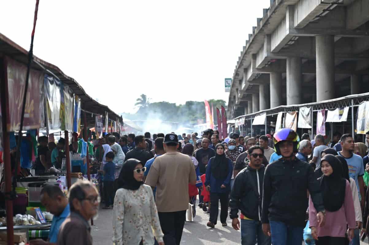 Bazar Ramadan ‘Ban Busuk’ meriah, terpanjang di Seberang Perai ...
