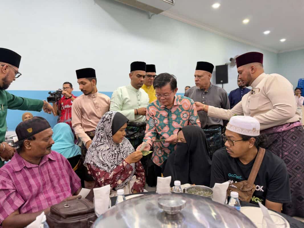 200 asnaf terima sumbangan Aidilfitri, kongsi nikmat Ramadan | Buletin Mutiara