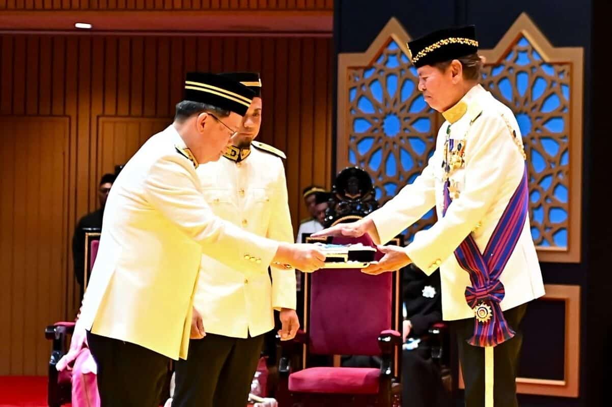 Ketua Menteri lafaz ucapan tahniah, ikrar taat setia kepada TYT ...