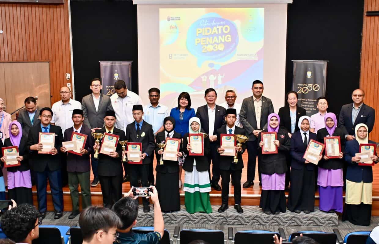 Wan Muhammad Akmal Hafiz, Cahaya Iman johan pertandingan Pidato ...