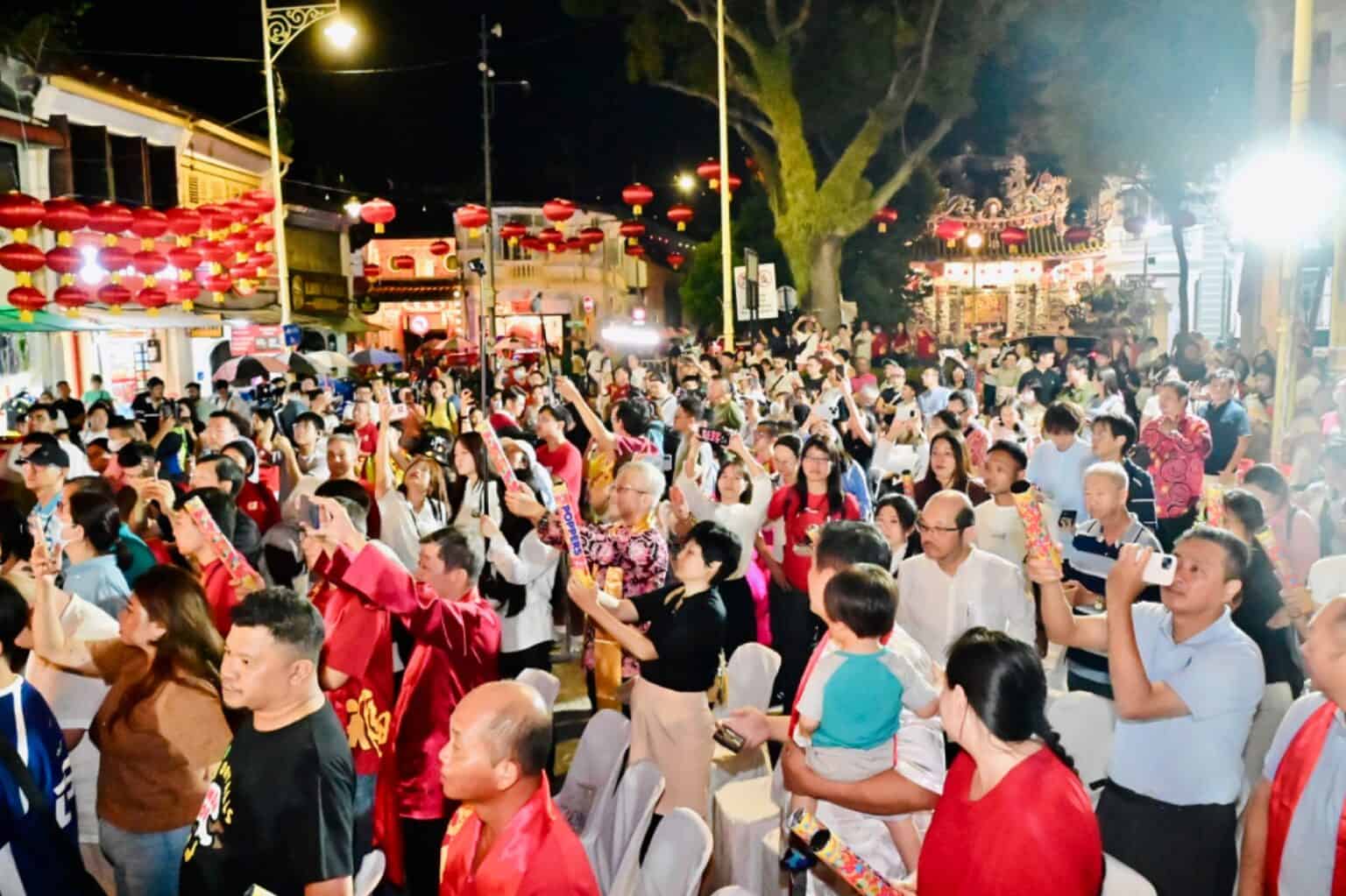 Penang Miaohui lights up Armenian Street | Buletin Mutiara