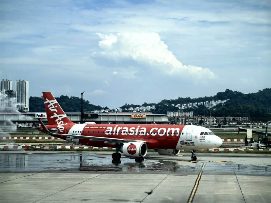 Penang welcomes inaugural AirAsia direct flight from Phuket | Buletin ...